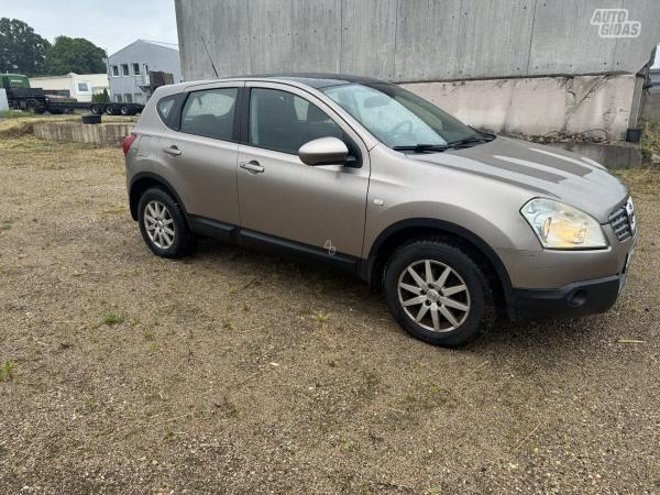 Nissan Qashqai 2008 in Vilnius, with an engine capacity of 1.50 L and mileage of 225 thousand km for 3350 €, photo 4 on AUTOMOTO.COM.LV