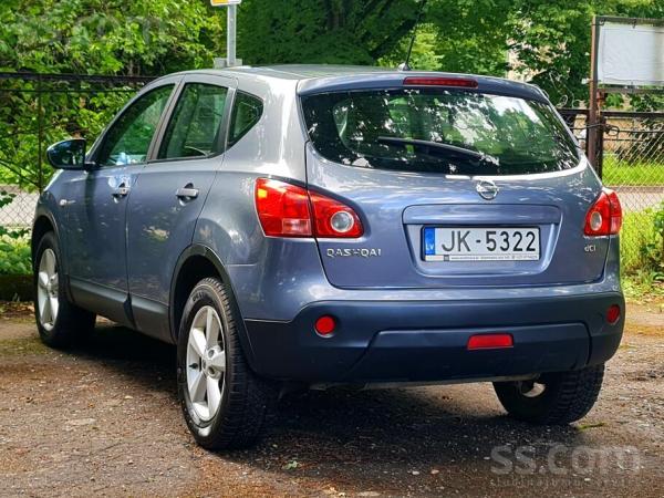 Nissan Qashqai 2008 in Riga, with an engine capacity of 2.00 L and mileage of 273 thousand km for 3300 €, photo 2 on AUTOMOTO.COM.LV