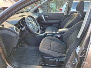 Nissan Qashqai 2008 in Mazeikiai, with an engine capacity of 1.50 L and mileage of 181 thousand km for 4550 €, photo 14 on AUTOMOTO.COM.LV