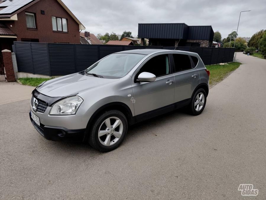 Nissan Qashqai 2008 in Siauliai, with an engine capacity of 2.00 L and mileage of 269 thousand km for 3000 €, photo 5 on AUTOMOTO.COM.LV