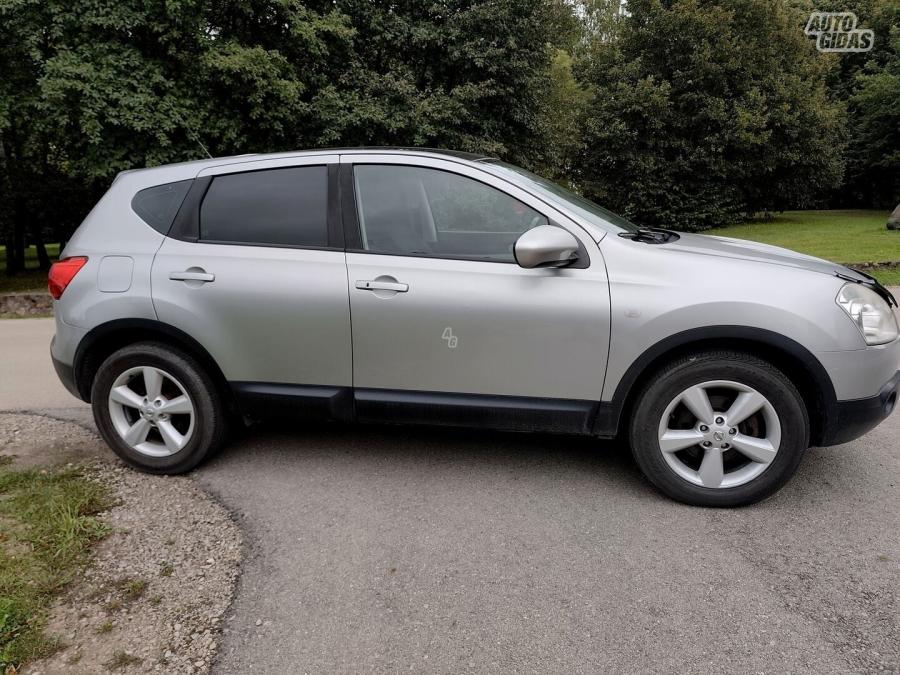 Nissan Qashqai 2008 in Siauliai, with an engine capacity of 2.00 L and mileage of 269 thousand km for 3000 €, photo 6 on AUTOMOTO.COM.LV