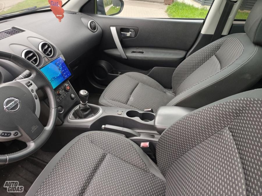 Nissan Qashqai 2008 in Siauliai, with an engine capacity of 2.00 L and mileage of 269 thousand km for 3000 €, photo 13 on AUTOMOTO.COM.LV