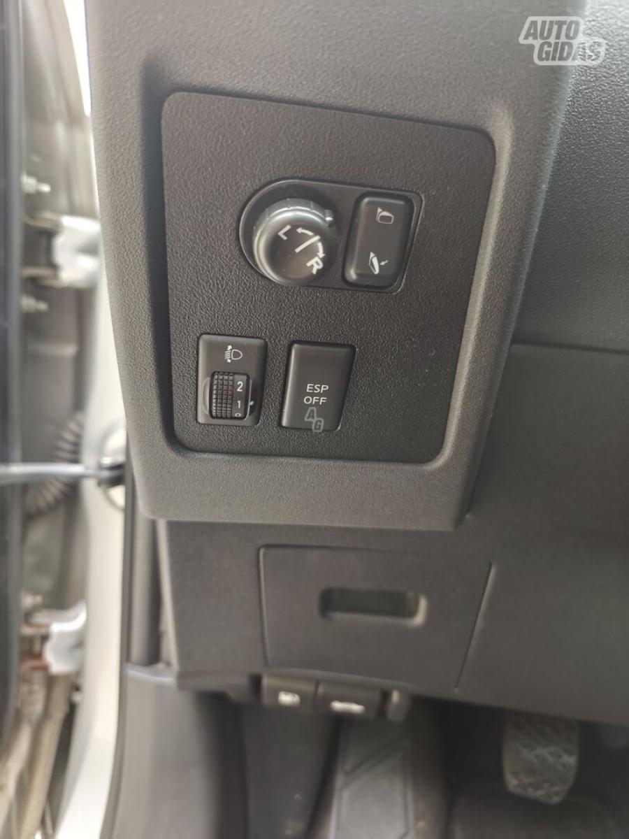 Nissan Qashqai 2008 in Siauliai, with an engine capacity of 2.00 L and mileage of 269 thousand km for 3000 €, photo 18 on AUTOMOTO.COM.LV