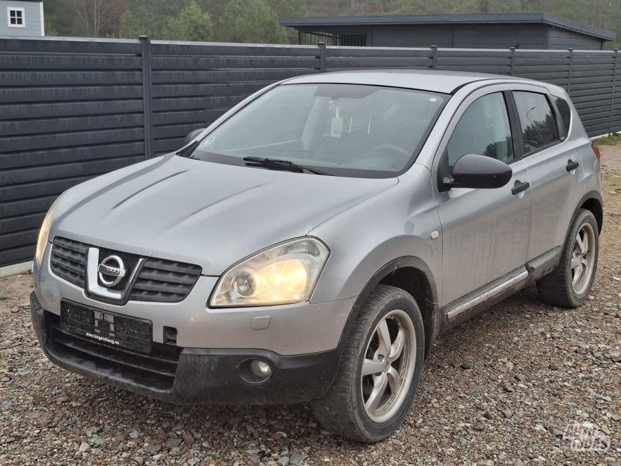 Nissan Qashqai 2009 in Silute, with an engine capacity of 1.50 L and mileage of 300 thousand km for 1000 €, photo 2 on AUTOMOTO.COM.LV