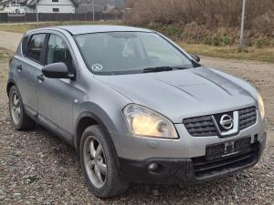 Nissan Qashqai 2009 in Silute, with an engine capacity of 1.50 L and mileage of 300 thousand km for 1000 €, photo 3 on AUTOMOTO.COM.LV