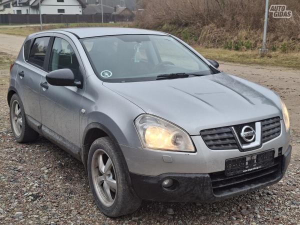 Nissan Qashqai 2009 in Silute, with an engine capacity of 1.50 L and mileage of 300 thousand km for 1000 €, photo 2 on AUTOMOTO.COM.LV
