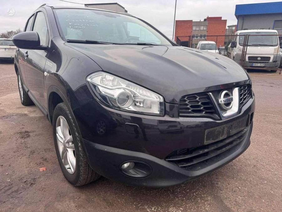 Nissan Qashqai 2010 in Siauliai, with an engine capacity of 2.00 L and mileage of 200 thousand km for 3400 €, photo 1 on AUTOMOTO.COM.LV