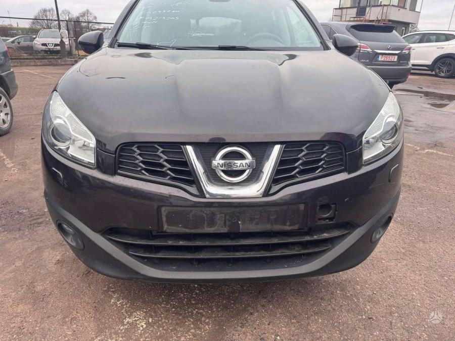 Nissan Qashqai 2010 in Siauliai, with an engine capacity of 2.00 L and mileage of 200 thousand km for 3400 €, photo 2 on AUTOMOTO.COM.LV
