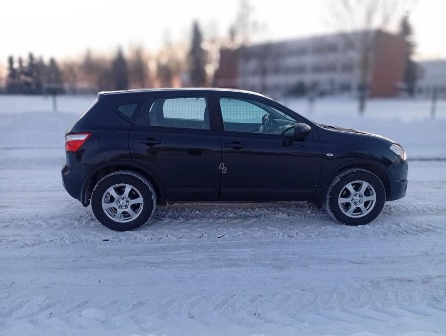 Nissan Qashqai 2010 in Siauliai, with an engine capacity of 1.60 L and mileage of 274 thousand km for 4550 €, photo 12 on AUTOMOTO.COM.LV