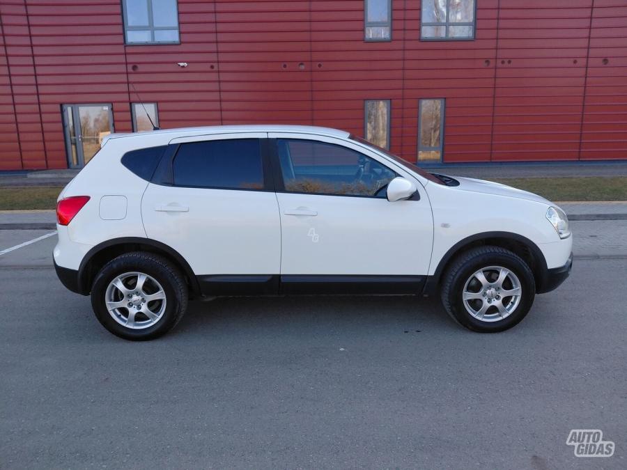 Nissan Qashqai 2010 in Vilkaviskis, with an engine capacity of 1.50 L and mileage of 298 thousand km for 3650 €, photo 2 on AUTOMOTO.COM.LV