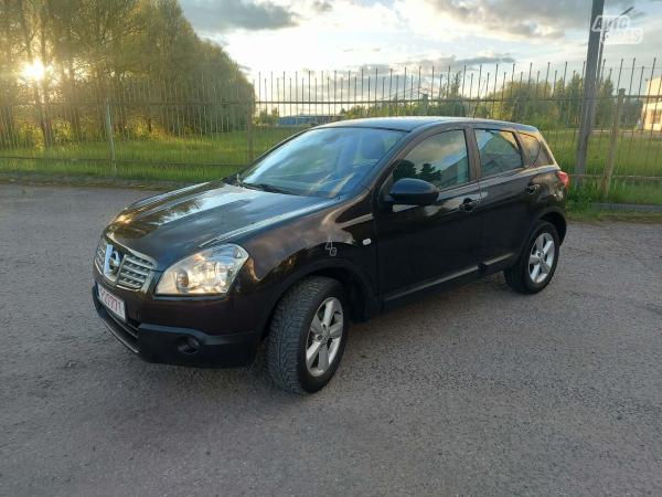Nissan Qashqai 2010 in Ukmerge, with an engine capacity of 1.50 L and mileage of 288 thousand km for 3350 €, photo 1 on AUTOMOTO.COM.LV