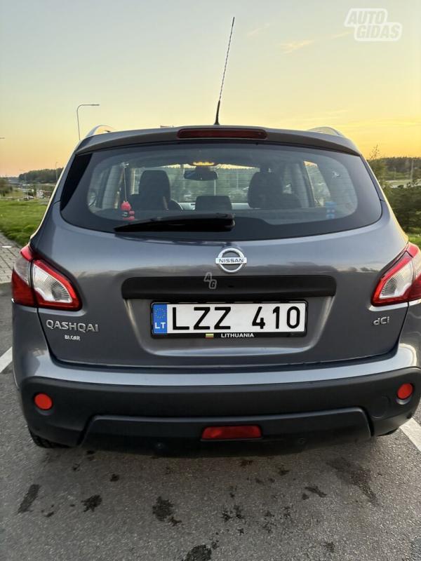 Nissan Qashqai 2010 in Vilnius, with an engine capacity of 1.50 L and mileage of 350 thousand km for 4700 €, photo 10 on AUTOMOTO.COM.LV