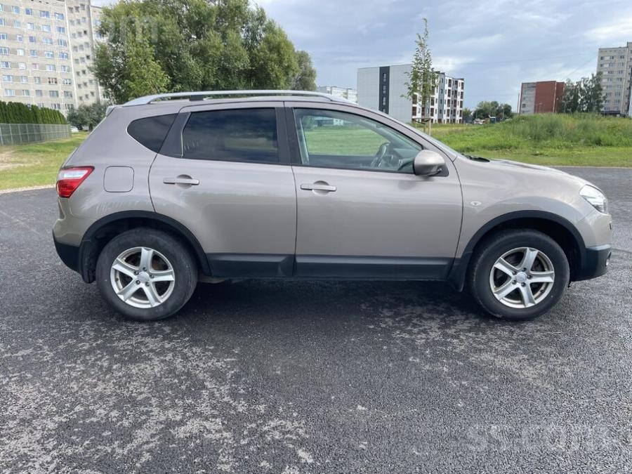 Nissan Qashqai 2010 in Jelgava, with an engine capacity of 1.60 L and mileage of 0 thousand km for 3330 €, photo 5 on AUTOMOTO.COM.LV