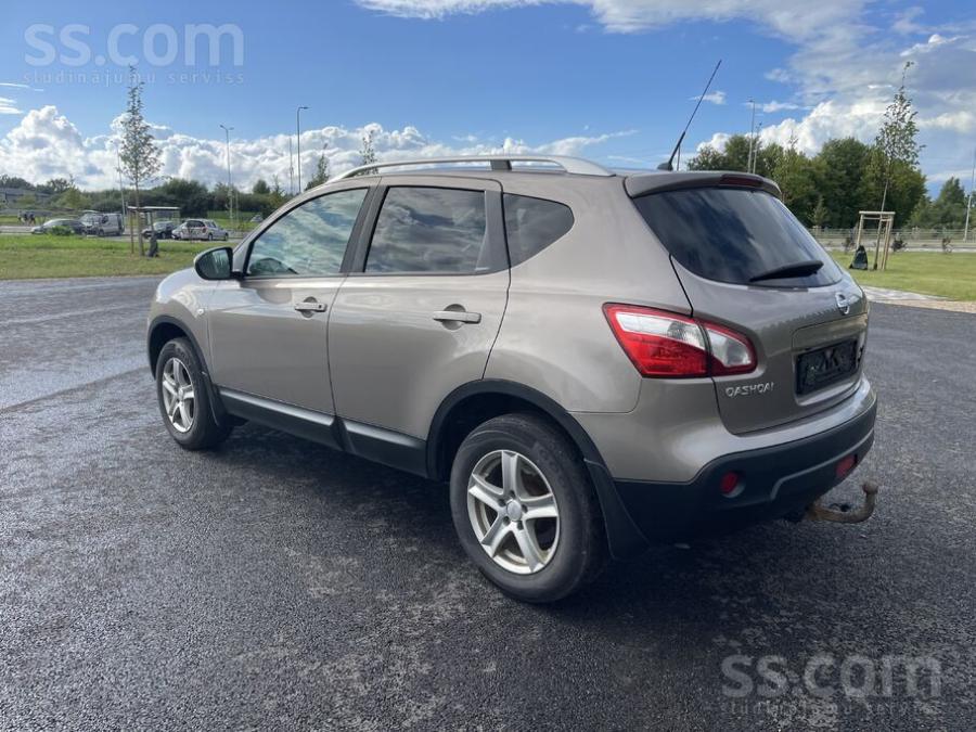Nissan Qashqai 2010 in Jelgava, with an engine capacity of 1.60 L and mileage of 0 thousand km for 3330 €, photo 8 on AUTOMOTO.COM.LV