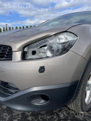 Nissan Qashqai 2010 in Jelgava, with an engine capacity of 1.60 L and mileage of 0 thousand km for 3330 €, photo 9 on AUTOMOTO.COM.LV