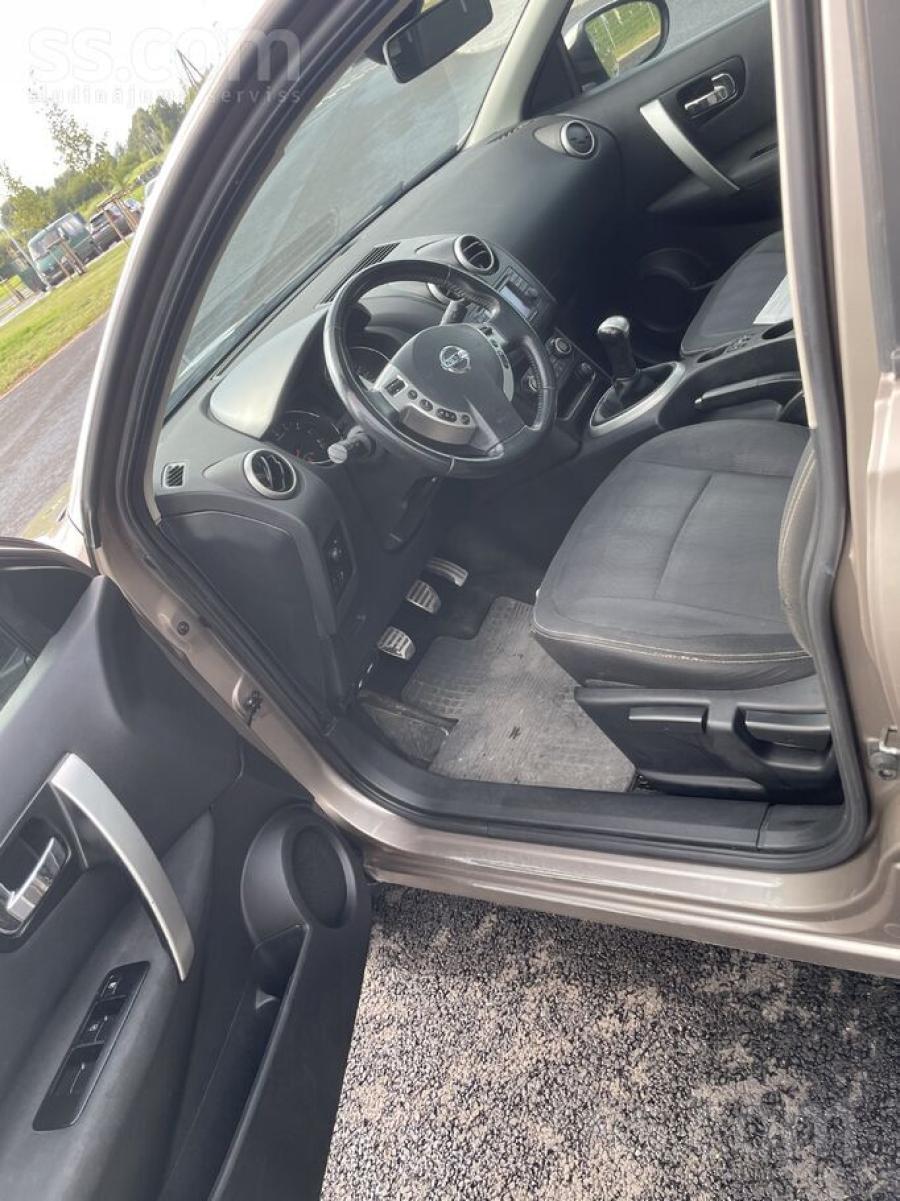 Nissan Qashqai 2010 in Jelgava, with an engine capacity of 1.60 L and mileage of 0 thousand km for 3330 €, photo 11 on AUTOMOTO.COM.LV