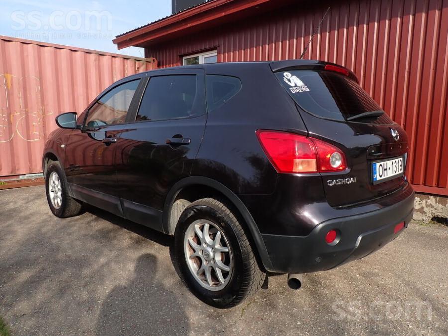 Nissan Qashqai 2010 in Liepaja, with an engine capacity of 1.50 L and mileage of 302 thousand km for 3550 €, photo 4 on AUTOMOTO.COM.LV