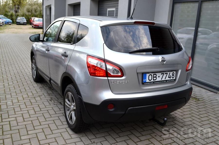 Nissan Qashqai 2011 in Riga, with an engine capacity of 1.60 L and mileage of 213 thousand km for 4700 €, photo 4 on AUTOMOTO.COM.LV