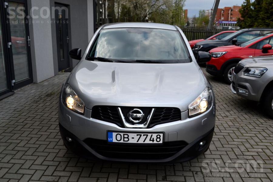 Nissan Qashqai 2011 in Riga, with an engine capacity of 1.60 L and mileage of 213 thousand km for 4700 €, photo 6 on AUTOMOTO.COM.LV