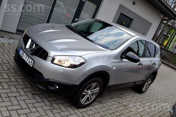 Nissan Qashqai 2011 in Riga, with an engine capacity of 1.60 L and mileage of 213 thousand km for 4700 €, photo 7 on AUTOMOTO.COM.LV