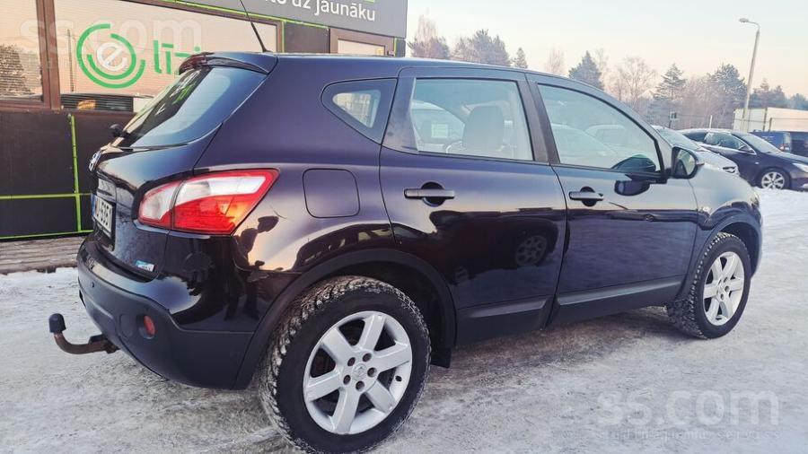 Nissan Qashqai 2011 in Riga, with an engine capacity of 1.50 L and mileage of 200 thousand km for 2900 €, photo 2 on AUTOMOTO.COM.LV