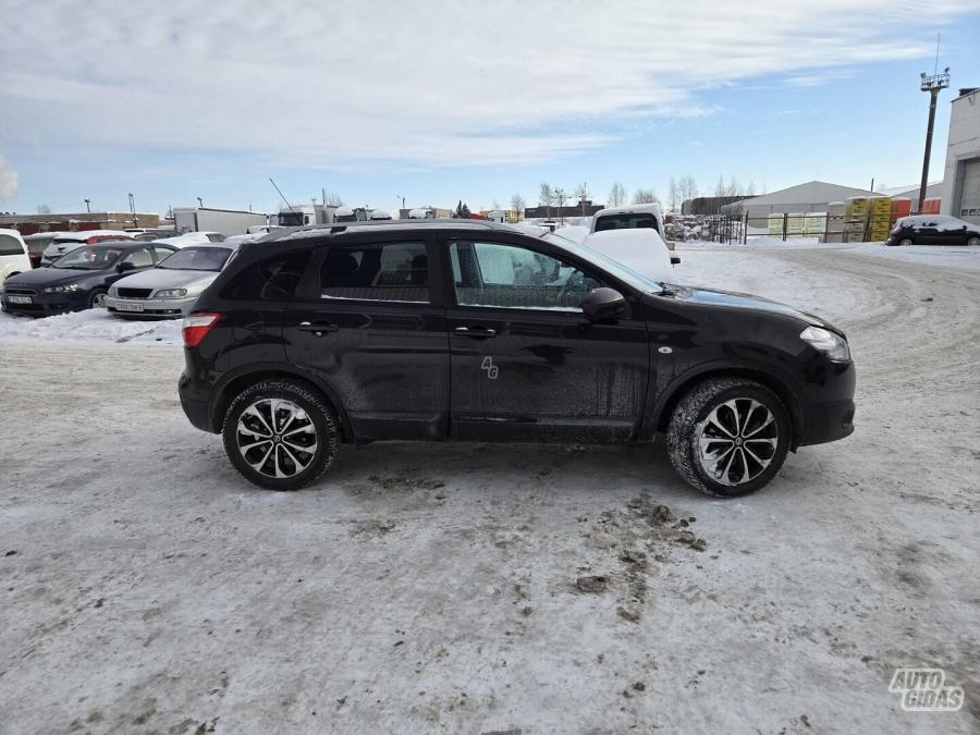 Nissan Qashqai 2011 in Mazeikiai, with an engine capacity of 1.50 L and mileage of 204 thousand km for 5200 €, photo 4 on AUTOMOTO.COM.LV