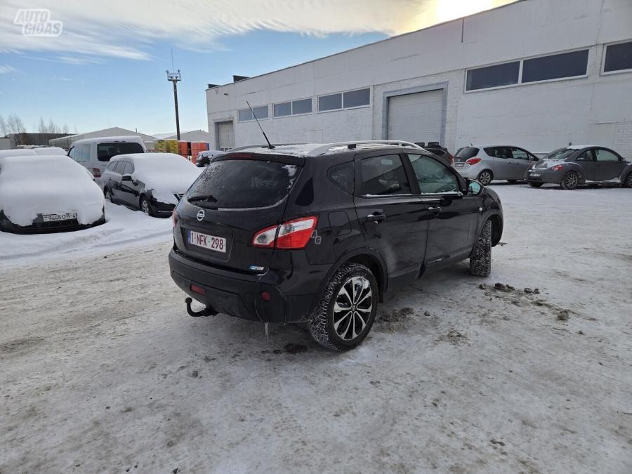 Nissan Qashqai 2011 in Mazeikiai, with an engine capacity of 1.50 L and mileage of 204 thousand km for 5200 €, photo 5 on AUTOMOTO.COM.LV