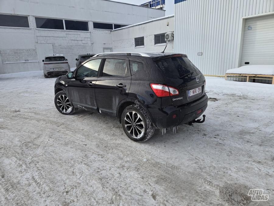 Nissan Qashqai 2011 in Mazeikiai, with an engine capacity of 1.50 L and mileage of 204 thousand km for 5200 €, photo 7 on AUTOMOTO.COM.LV