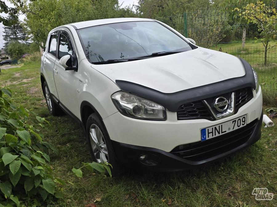 Nissan Qashqai 2011 in Kaunas, with an engine capacity of 1.50 L and mileage of 126 thousand km for 4200 €, photo 2 on AUTOMOTO.COM.LV