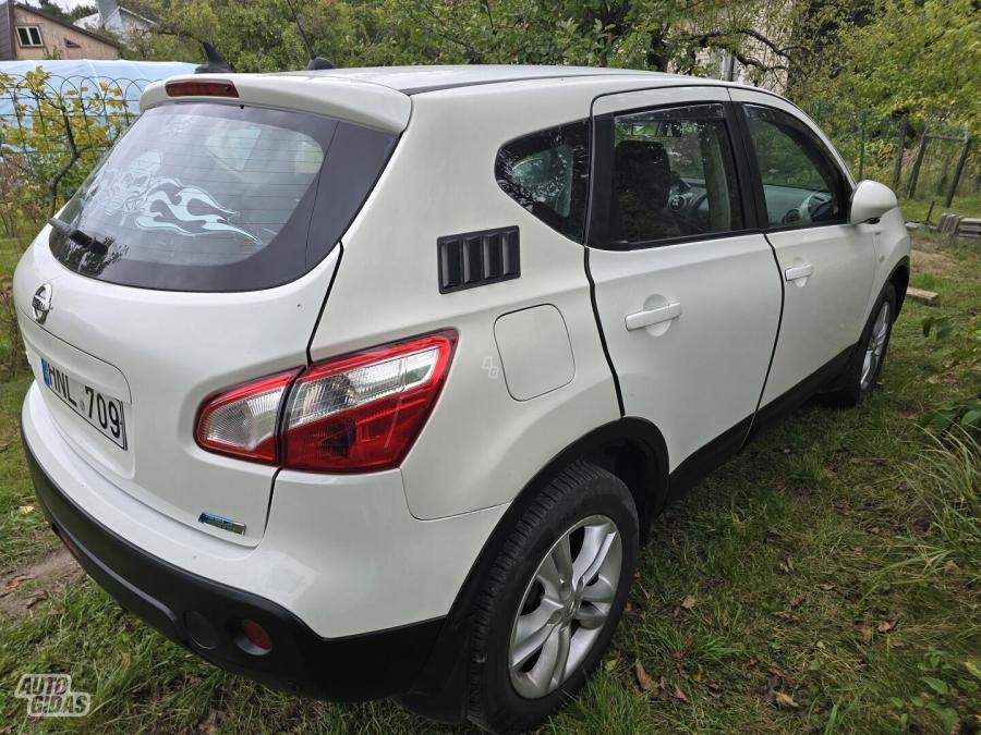 Nissan Qashqai 2011 in Kaunas, with an engine capacity of 1.50 L and mileage of 126 thousand km for 4200 €, photo 5 on AUTOMOTO.COM.LV