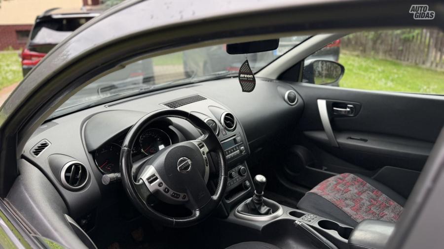 Nissan Qashqai 2011 Viļņa, ar dzinēja tilpumu 1.50 L un nobraukumu 199 tūkst. km par 4250 €, foto 18 vietnē AUTOMOTO.COM.LV