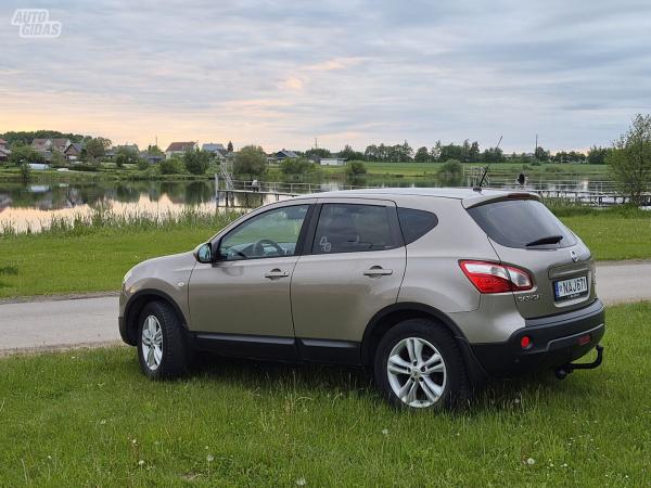 Nissan Qashqai 2011 in Vilnius, with an engine capacity of 2.00 L and mileage of 303 thousand km for 4200 €, photo 8 on AUTOMOTO.COM.LV