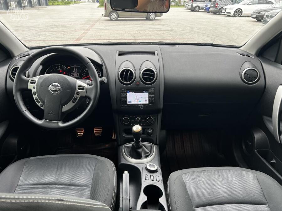 Nissan Qashqai 2011 in Siauliai, with an engine capacity of 2.00 L and mileage of 355 thousand km for 3450 €, photo 12 on AUTOMOTO.COM.LV