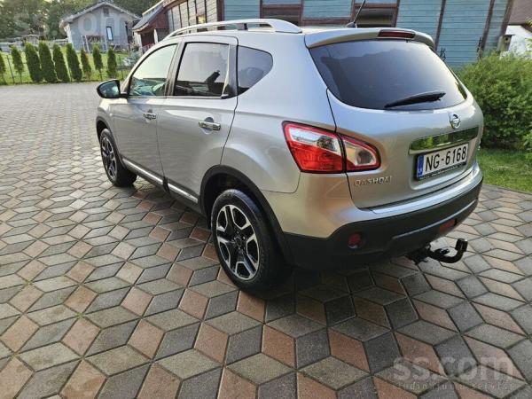 Nissan Qashqai 2012 in Talsi, with an engine capacity of 1.50 L and mileage of 227 thousand km for 5750 €, photo 3 on AUTOMOTO.COM.LV