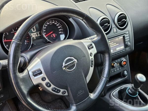 Nissan Qashqai 2012 in Talsi, with an engine capacity of 1.50 L and mileage of 227 thousand km for 5750 €, photo 8 on AUTOMOTO.COM.LV