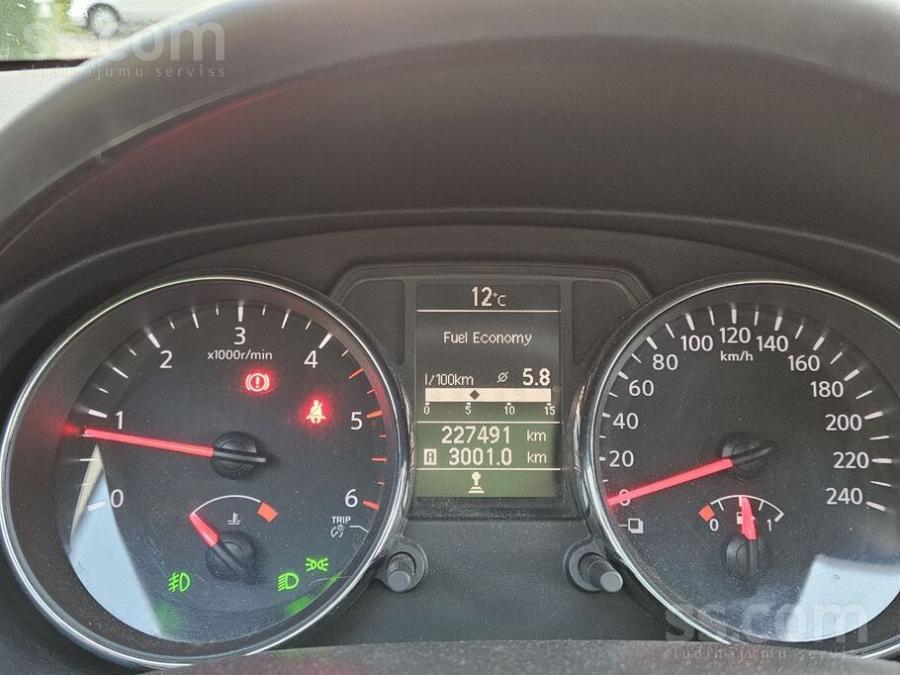 Nissan Qashqai 2012 in Talsi, with an engine capacity of 1.50 L and mileage of 227 thousand km for 5750 €, photo 9 on AUTOMOTO.COM.LV