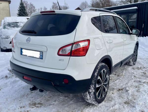 Nissan Qashqai 2012 in Taurage, with an engine capacity of 1.46 L and mileage of 256 thousand km for 5350 €, photo 6 on AUTOMOTO.COM.LV