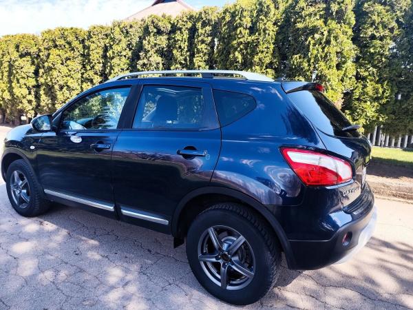 Nissan Qashqai 2012 in Mazeikiai, with an engine capacity of 2.00 L and mileage of 221 thousand km for 6500 €, photo 4 on AUTOMOTO.COM.LV