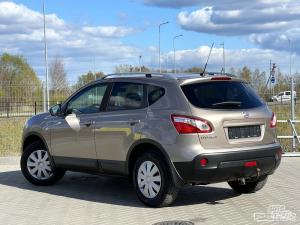 Nissan Qashqai 2012 in Taurage, with an engine capacity of 1.60 L and mileage of 285 thousand km for 5200 €, photo 7 on AUTOMOTO.COM.LV