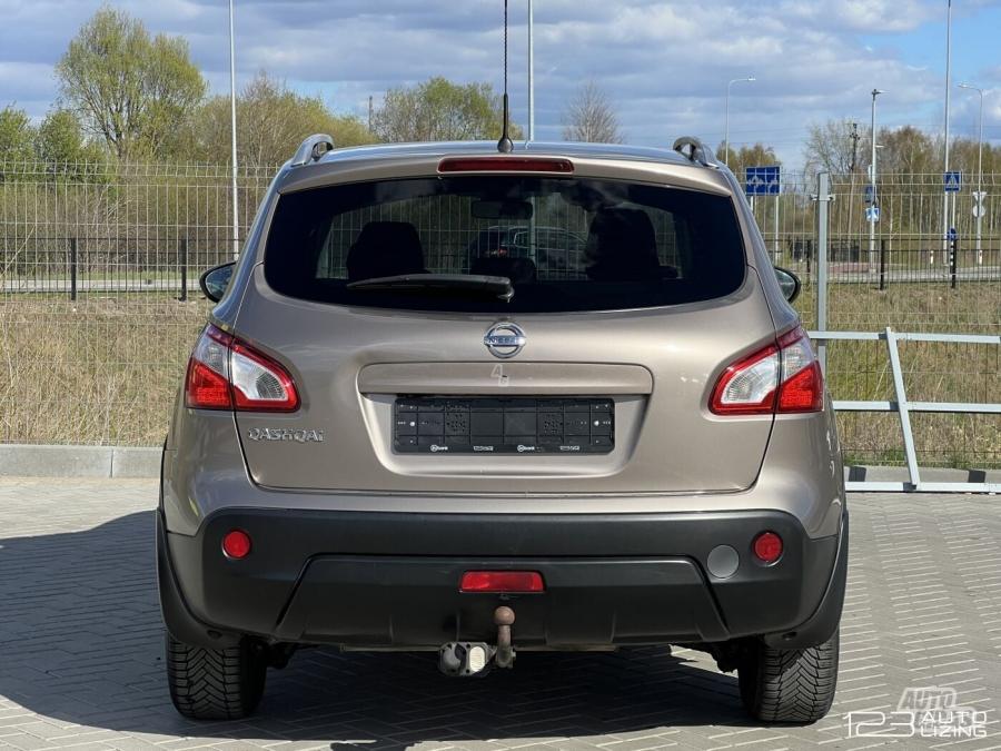 Nissan Qashqai 2012 in Taurage, with an engine capacity of 1.60 L and mileage of 285 thousand km for 5200 €, photo 9 on AUTOMOTO.COM.LV