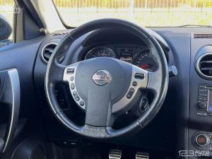 Nissan Qashqai 2012 in Taurage, with an engine capacity of 1.60 L and mileage of 285 thousand km for 5200 €, photo 15 on AUTOMOTO.COM.LV