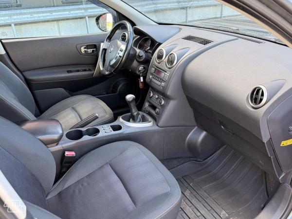 Nissan Qashqai 2012 in Klaipeda, with an engine capacity of 1.60 L and mileage of 233 thousand km for 5600 €, photo 8 on AUTOMOTO.COM.LV
