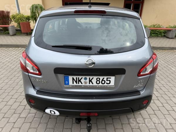 Nissan Qashqai 2012 in Riga, with an engine capacity of 2.00 L and mileage of 238 thousand km for 6250 €, photo 5 on AUTOMOTO.COM.LV