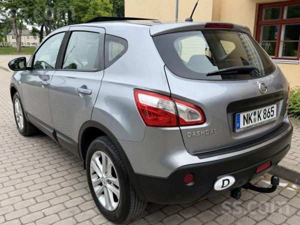 Nissan Qashqai 2012 in Riga, with an engine capacity of 2.00 L and mileage of 238 thousand km for 6250 €, photo 8 on AUTOMOTO.COM.LV