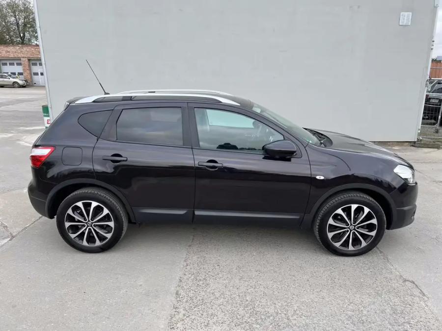 Nissan Qashqai 2012 Jēkabpils, ar dzinēja tilpumu 1.60 L un nobraukumu 216 tūkst. km par 6900 €, foto 8 vietnē AUTOMOTO.COM.LV