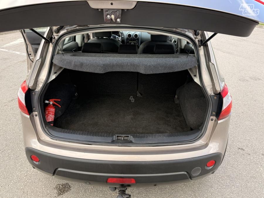 Nissan Qashqai 2012 Kretinga, ar dzinēja tilpumu 1.60 L un nobraukumu 211 tūkst. km par 5450 €, foto 10 vietnē AUTOMOTO.COM.LV