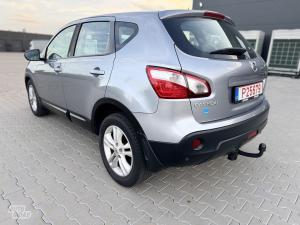 Nissan Qashqai 2012 in Kaunas, with an engine capacity of 1.60 L and mileage of 290 thousand km for 3950 €, photo 8 on AUTOMOTO.COM.LV