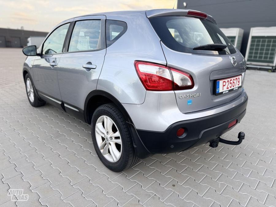 Nissan Qashqai 2012 in Kaunas, with an engine capacity of 1.60 L and mileage of 290 thousand km for 3950 €, photo 8 on AUTOMOTO.COM.LV