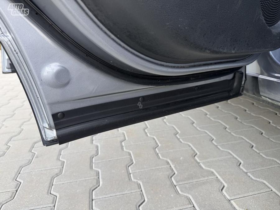 Nissan Qashqai 2012 in Kaunas, with an engine capacity of 1.60 L and mileage of 290 thousand km for 3950 €, photo 14 on AUTOMOTO.COM.LV