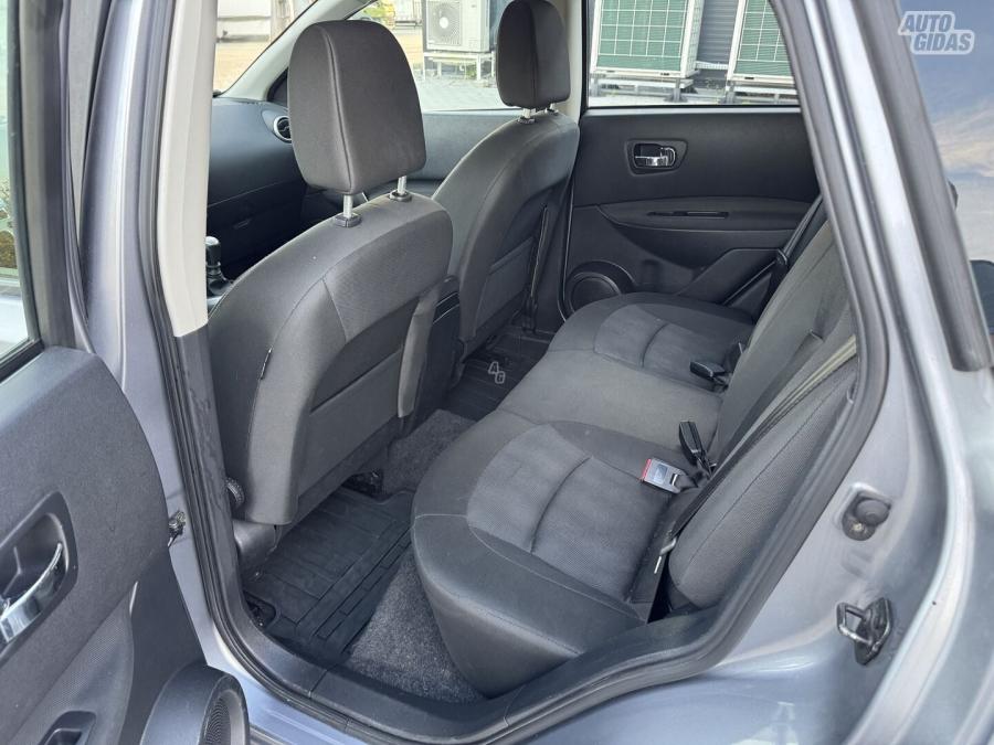 Nissan Qashqai 2012 in Kaunas, with an engine capacity of 1.60 L and mileage of 290 thousand km for 3950 €, photo 24 on AUTOMOTO.COM.LV